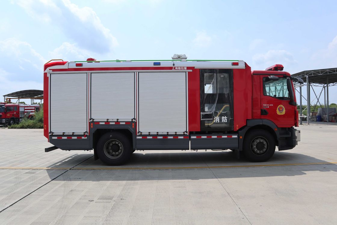 8.4M Foam Fire Truck 8400 X 2530 X 3600MM Pumper Tanker Fire Trucks